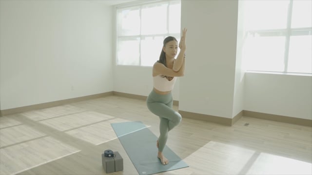 Eagle Pose Tutorial – Manduka